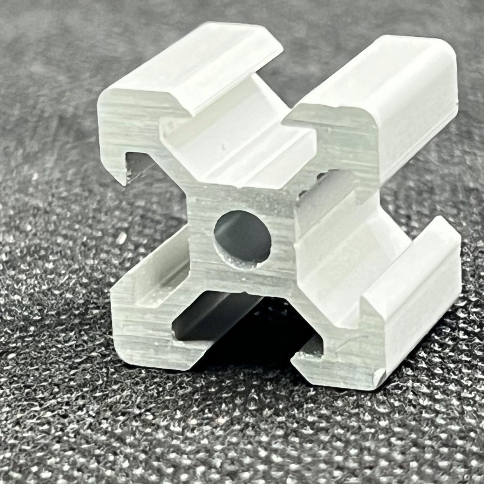 How to cut aluminum extrusion burr-free - Tools and tips - Bitfab Parts